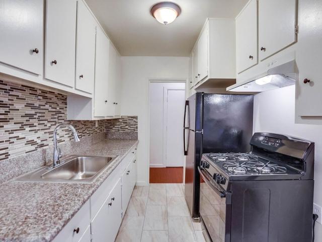 1 BR, 1 BA Apartment 537 Hyde Park Blvd, Inglewood, CA 90302