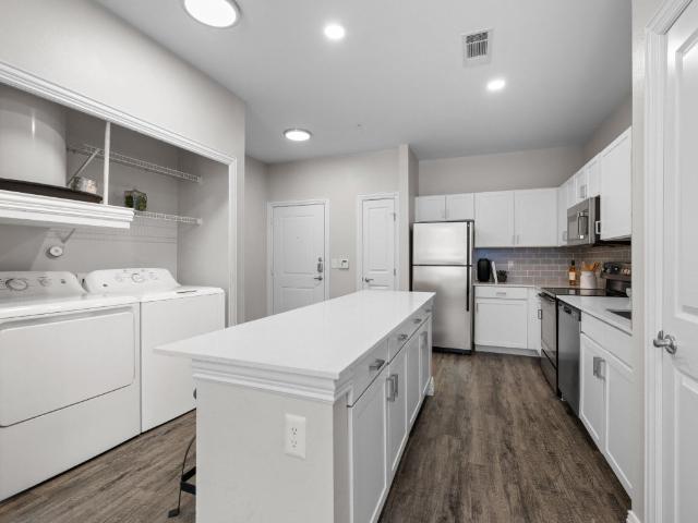 1 BR, 1 BA Apartment 5353 Las Colinas Boulevard Unit 3202, Irving, TX 75039