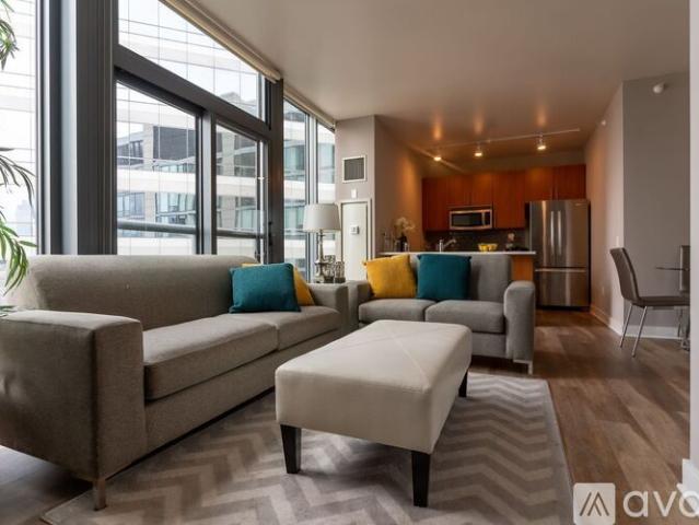1 BR, 1 BA Apartment 539 N State St, Unit 3402, Chicago, IL 60654
