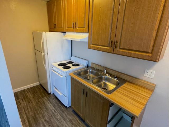 1 BR, 1 BA Apartment 640 E. 16th St. 14, National City, CA 91950