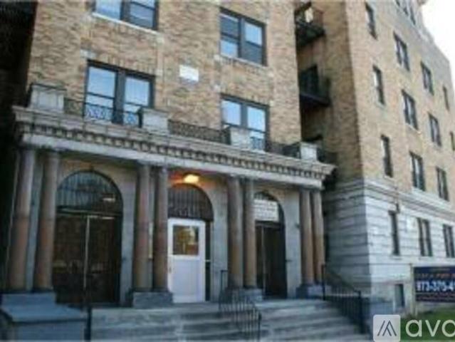 1 BR, 1 BA Apartment 645 Summer Ave, Unit 4, Newark, NJ 07104