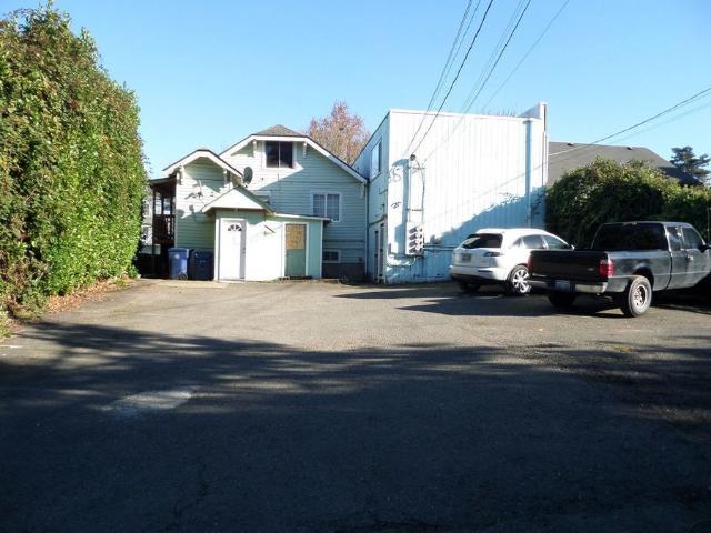 1 BR, 1 BA Apartment 6523 35th Ave SW, Seattle, WA 98126