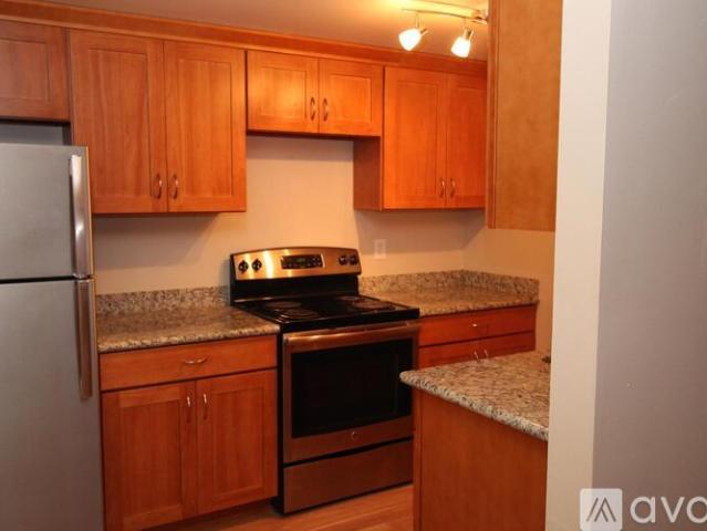 1 BR, 1 BA Apartment 6526 Rainier Ave S, Unit #4, Seattle, WA 98118
