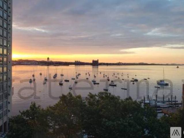 1 BR, 1 BA Apartment 65 East India Row, Unit 8D, Boston, MA 02110