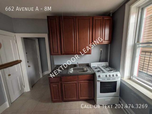1 BR, 1 BA Apartment 662 Avenue A, Bayonne, NJ 07002
