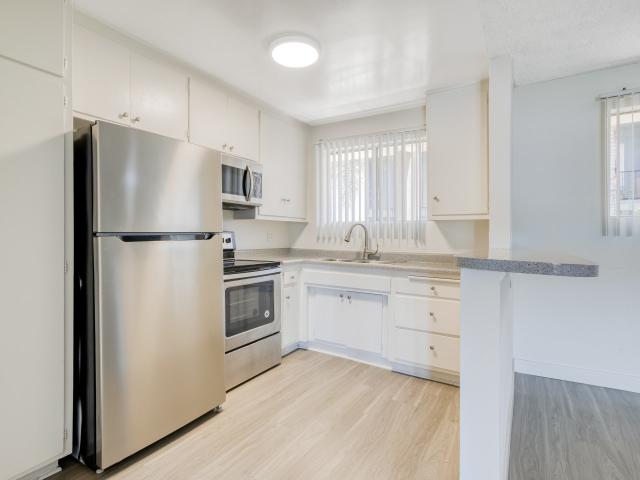 1 BR, 1 BA Apartment 6644 & 6670 Glade Avenue Unit 111, Canoga Park, CA 91303