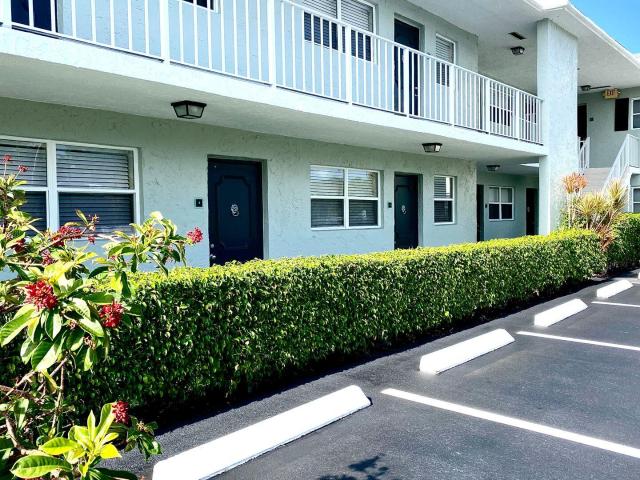 1 BR, 1 BA Apartment 665 Glouchester St, Boca Raton, FL 33487