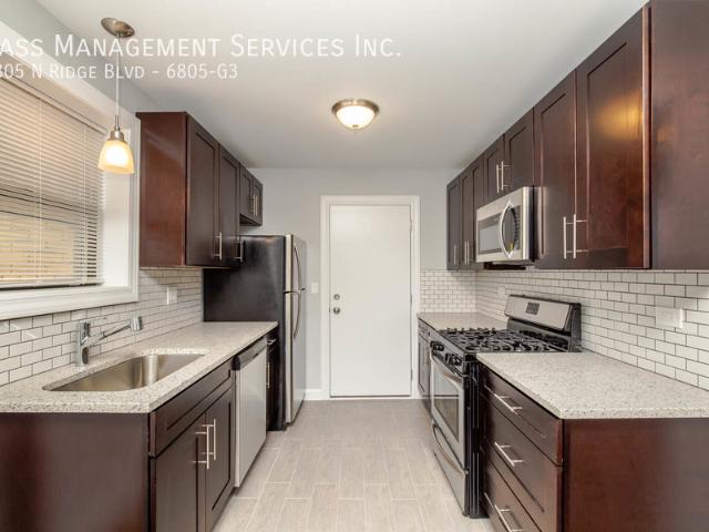 1 BR, 1 BA Apartment 6805 N Ridge Blvd, Chicago, IL 60645