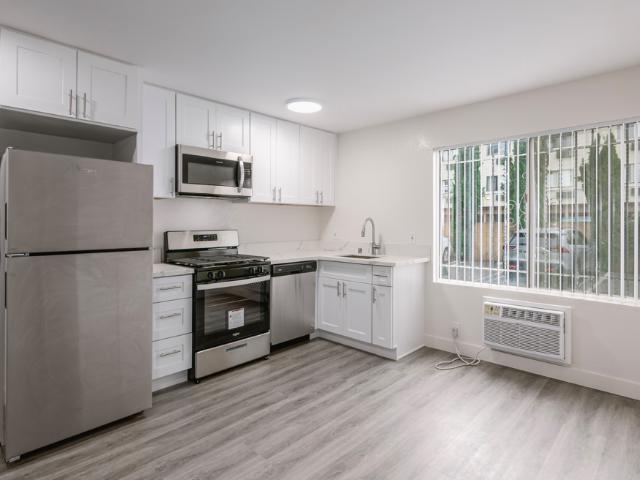 1 BR, 1 BA Apartment 6861 Sepulveda Blvd, Van Nuys, CA 91405