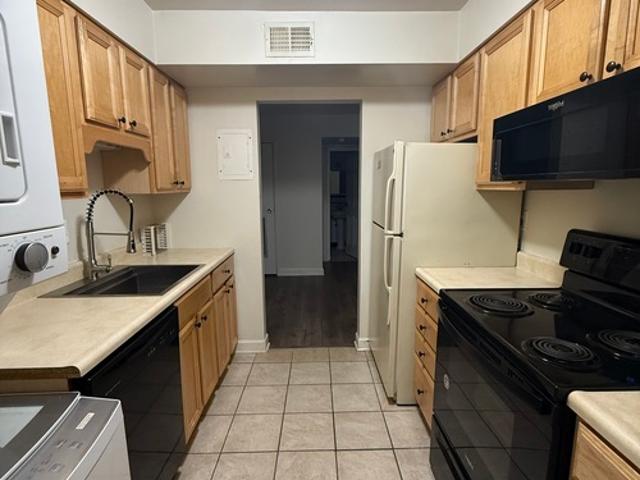 1 BR, 1 BA Apartment 6930 Hanover Parkway, Unit 201, Greenbelt, MD 20770