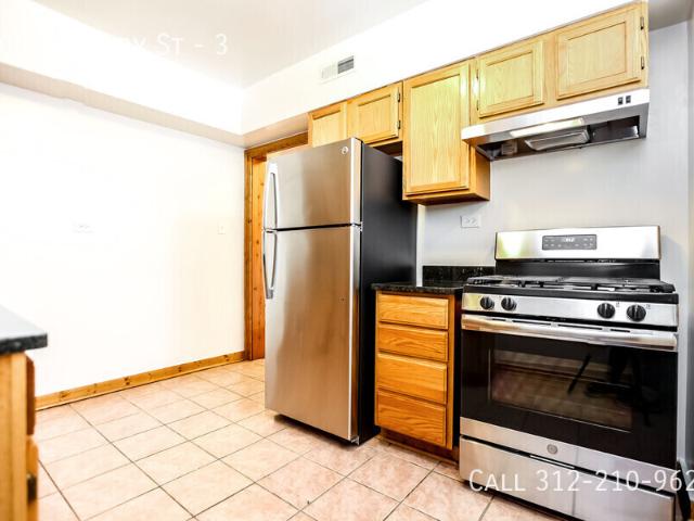 1 BR, 1 BA Apartment 6000 S. Troy St, Chicago, IL 60629