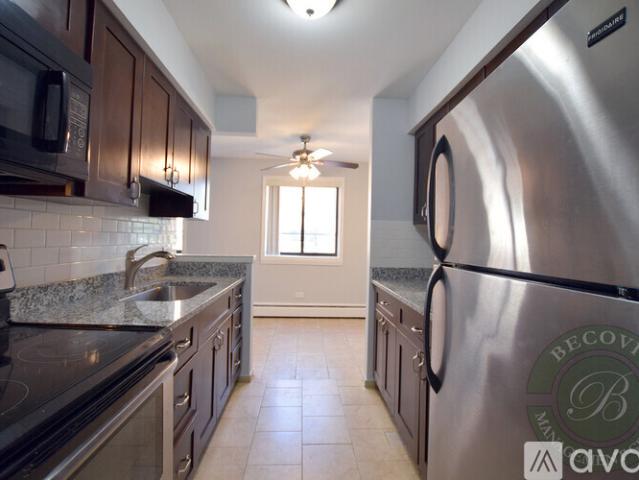 1 BR, 1 BA Apartment 6001 N Kenmore Ave, Unit 211, Chicago, IL 60660