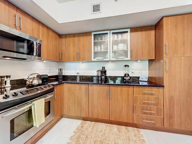 1 BR, 1 BA Apartment 600 South Dixie Highway, West Palm Beach, FL 33401