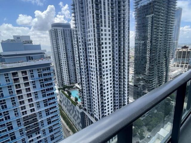 1 BR, 1 BA Apartment 601 NE 1st Ave Apt, Miami, FL 33132
