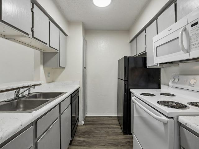 1 BR, 1 BA Apartment 6050 Melody Ln Unit 144, Dallas, TX 75231