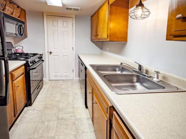 1 BR, 1 BA Apartment 60 Knoll Court Unit 471 8, Carmel, IN 46032