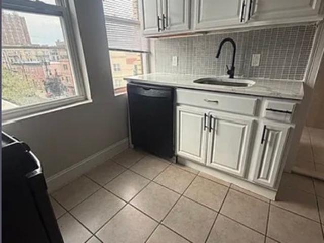 1 BR, 1 BA Apartment 6120 Monroe Pl, Unit 17, West New York, NJ 07093