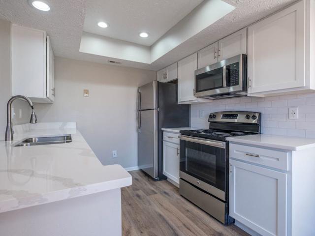 1 BR, 1 BA Apartment 6146 Perimeter Lakes Dr Unit 08 6099, Dublin, OH 43017