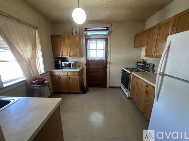 1 BR, 1 BA Apartment 6234 N Bell Ave, Unit 3S, Chicago, IL 60659