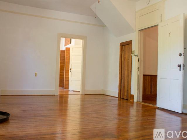 1 BR, 1 BA Apartment 625 Northeast 1st Street, Unit 7, Gainesville, FL 32601