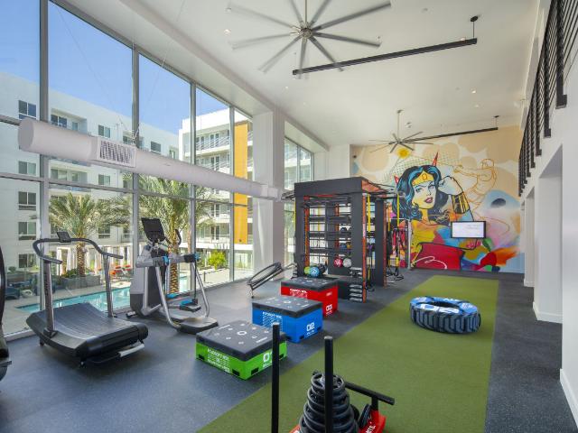 1 BR, 1 BA Apartment 6263 Topanga Canyon Boulevard Unit 605, Woodland Hills, CA 91367
