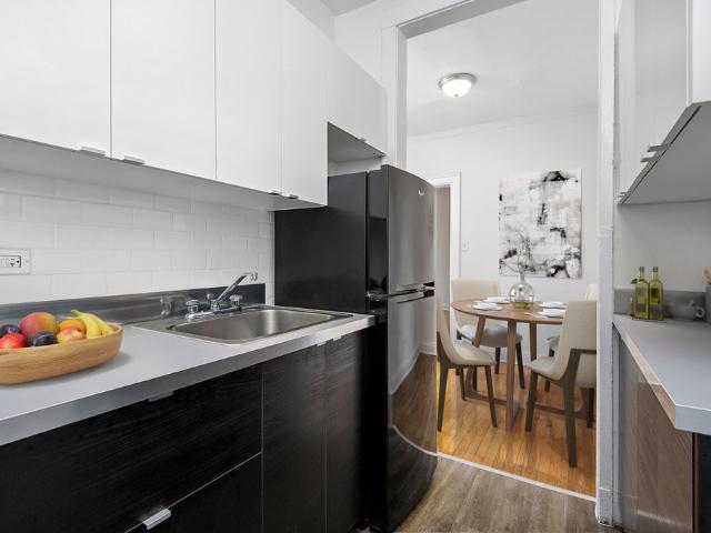 1 BR, 1 BA Apartment 632 W Addison St Unit 9, Chicago, IL 60613