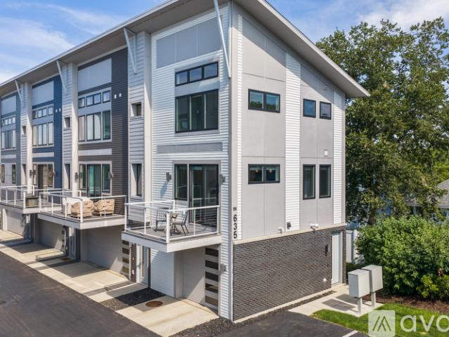 1 BR, 1 BA Apartment 635 Fairview Ave NE, Unit 1, Grand Rapids, MI 49503