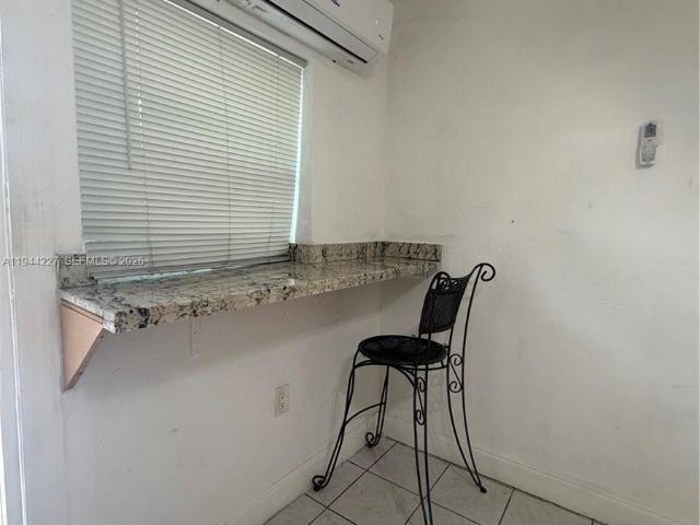 1 BR, 1 BA Apartment 6 Dawson Street, Hollywood, FL 33023