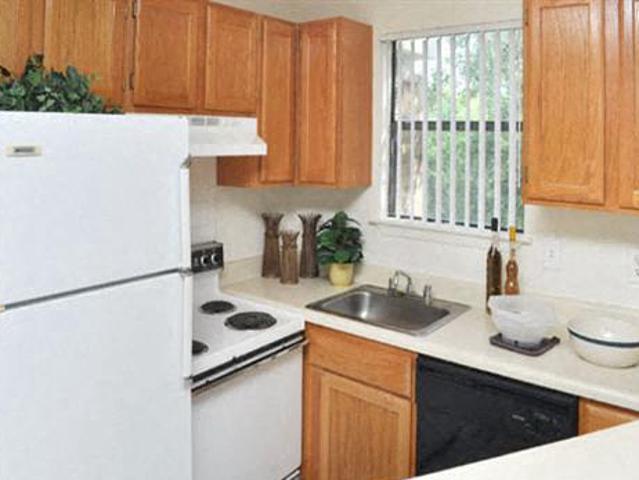 1 BR, 1 BA Apartment 6 E. Northwest Hwy, Dallas, TX 75231