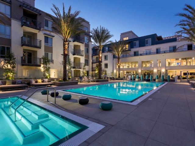1 BR, 1 BA Apartment 7400 Center Ave Unit 001 543, Huntington Beach, CA 92647