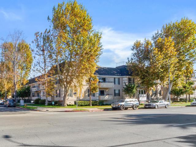 1 BR, 1 BA Apartment 7500 Mason Avenue Unit 102, Winnetka, CA 91306