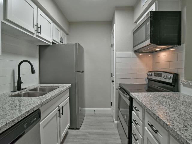 1 BR, 1 BA Apartment 7500 Pinemont Dr Unit 1 202, Houston, TX 77040