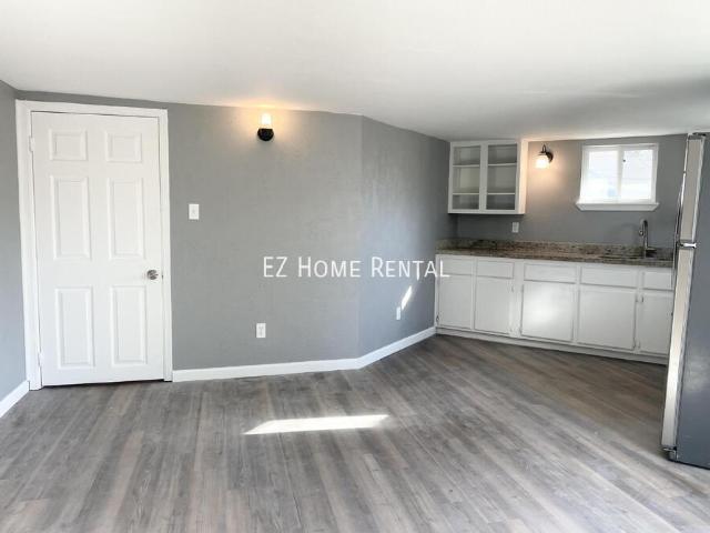 1 BR, 1 BA Apartment 7515 Bayway Drive, Baytown, TX 77520