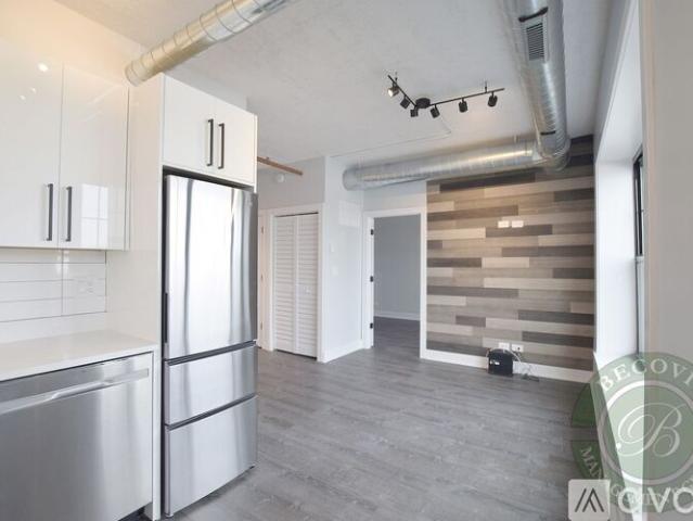 1 BR, 1 BA Apartment 7645 N Sheridan Rd, Unit 302, Chicago, IL 60626