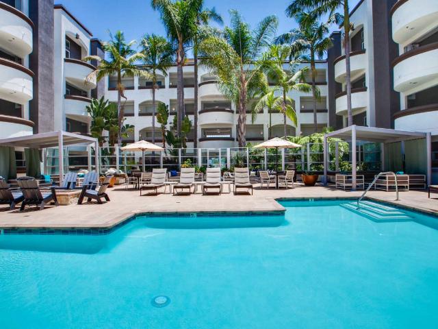 1 BR, 1 BA Apartment 7660 Beverly Boulevard Unit 1 bed, 1 bath, $3142, Los Angeles, CA 90036