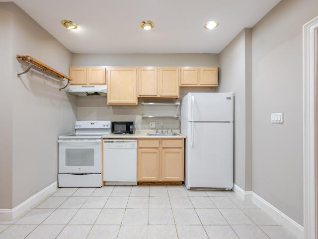 1 BR, 1 BA Apartment 76 P St NW, Washington, DC 20001