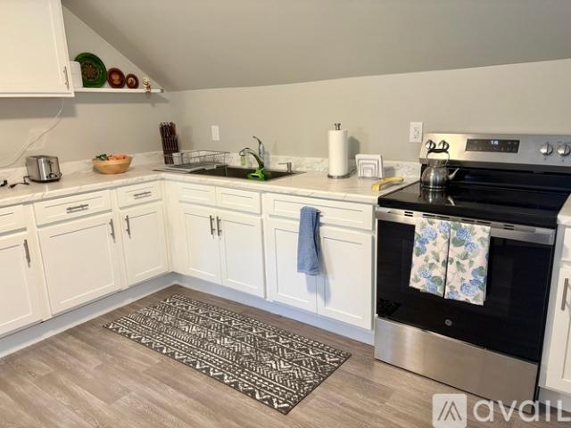 1 BR, 1 BA Apartment 76 South Whittlesey Avenue, Unit 3, Wallingford, CT 06492