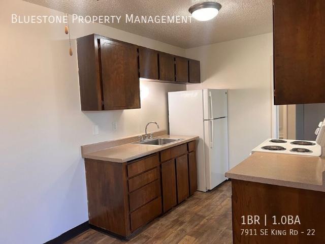 1 BR, 1 BA Apartment 7911 SE King Rd, Milwaukie, OR 97222