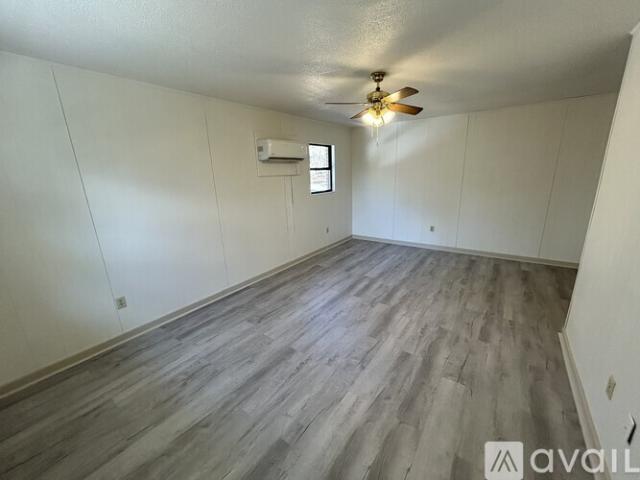 1 BR, 1 BA Apartment 79 Ridgemont Cir, Unit 5, Collinsville, VA 24078