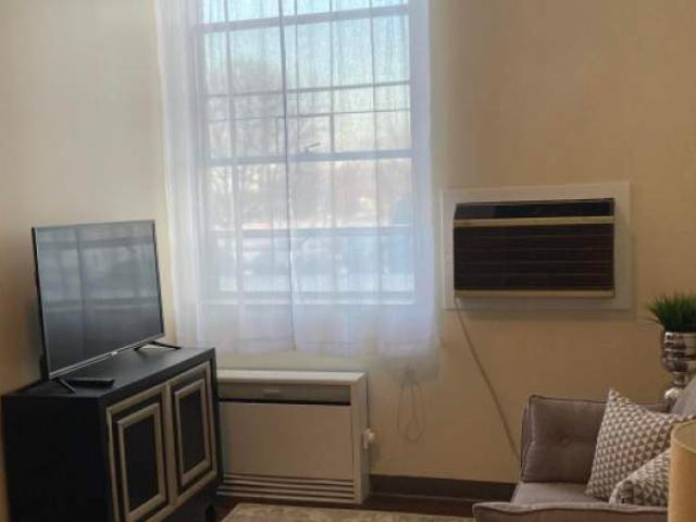 1 BR, 1 BA Apartment 7000 N Newark Ave, Niles, IL 60714