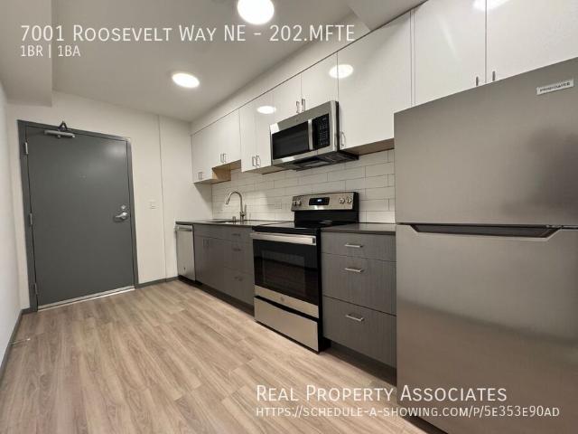 1 BR, 1 BA Apartment 7001 Roosevelt Way NE, Seattle, WA 98115