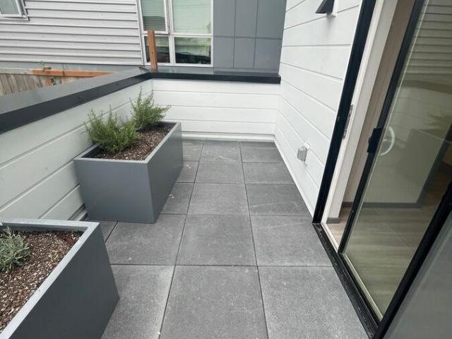 1 BR, 1 BA Apartment 7001 Roosevelt Way NE, Seattle, WA 98115