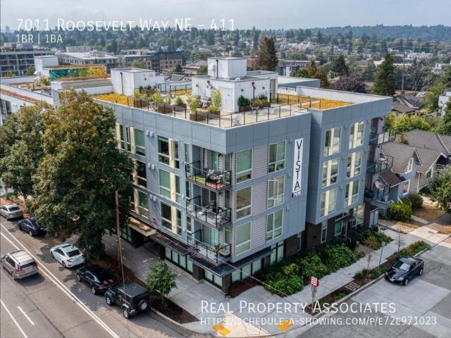 1 BR, 1 BA Apartment 7011 Roosevelt Way NE, Seattle, WA 98115