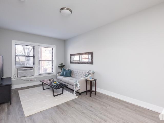 1 BR, 1 BA Apartment 707 West Brompton, Chicago, IL 60657
