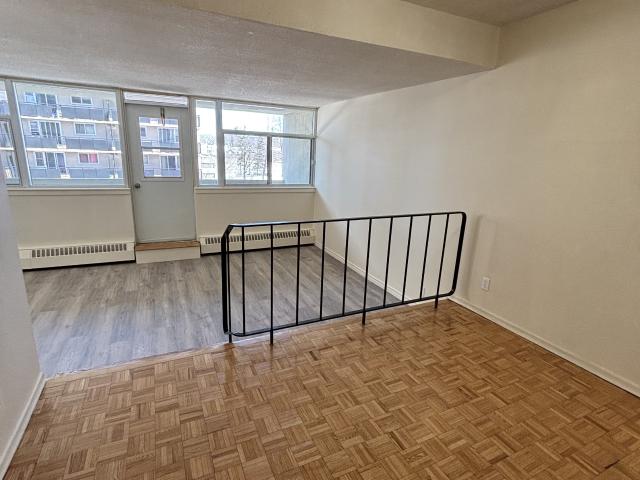 1 BR, 1 BA Apartment 70 MCEWEN Ave, Ottawa, ON K2B 5M3
