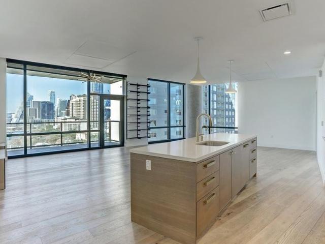 1 BR, 1 BA Apartment 70 Rainey St, Austin, TX 78701