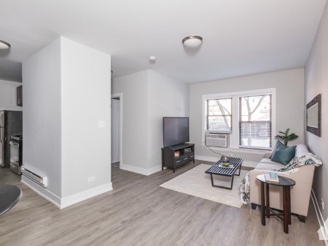 1 BR, 1 BA Apartment 713 West Brompton, Chicago, IL 60657