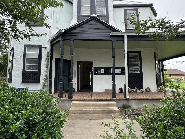 1 BR, 1 BA Apartment 711 E Carson St Apt B2, San Antonio, TX 78208