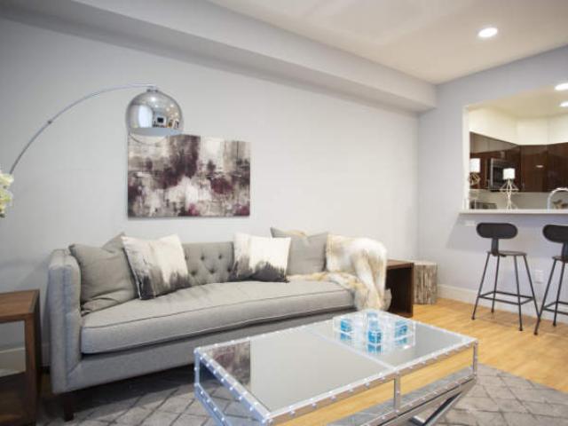 1 BR, 1 BA Apartment 7121 Woodley Ave, Los Angeles, CA 91406