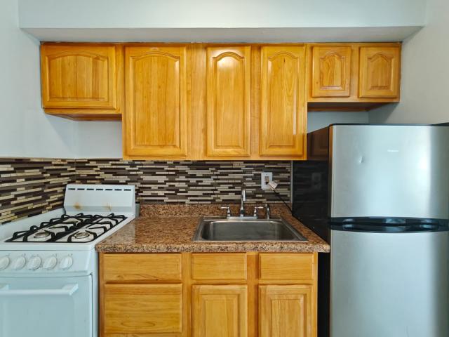 1 BR, 1 BA Apartment 7131 Marshall Rd, Upper Darby, PA 19082